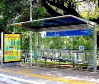 China 65 Inch Outdoor Floor Standing Digital LCD Signage With 2500 Nits Brightness for sale