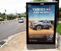 China Touch Screen Advertising Player Outdoor Stand Alone Signage for Bus Shelter for sale