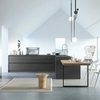 China Practical Home Contemp Real Wood PVC Kitchen Cabinets for sale
