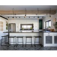China Luxury Designs Kitchen Sets Cabinet Solid Wood Kitchen Cabinets for sale