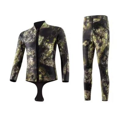 China 3MM Camo Green Scuba Diving Wetsuit Skin Friendly Scuba Wet Suit For Underwater Sports for sale