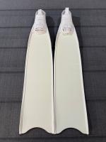 China Adjustable Pure White Freediving Carbon Fiber Fins For Spearfishing Hunting for sale