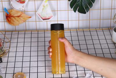 China Stylish Leak Proof Reusable Drink Bottles Clear Square / Round Modern Plastic Screw On Lid For Easy Use for sale