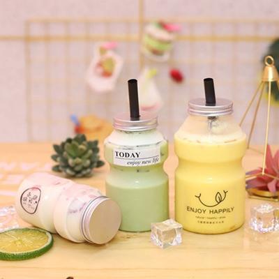 China Medium Milk Tea Bottles With Screw On Lid Customizable And Medium Size for sale