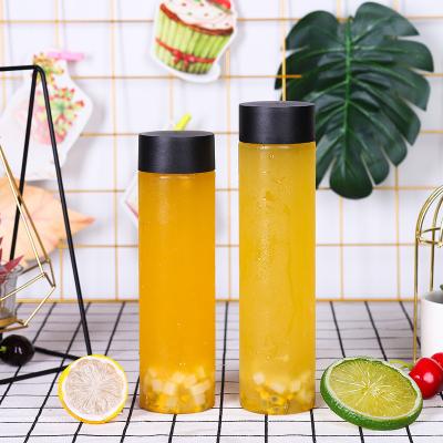 China Modern Design Milk Tea Bottles With Clear Material And Screw On Lid for sale