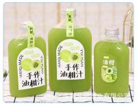 China Handle Milk Tea Bottles Leak Proof Screw On Lid Durable Reusable Plastic Bottles Ideal For Beverage Packaging And Storage for sale