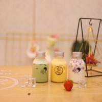 China Modern Bubble Tea Jugs Featuring Leak Proof Construction Ideal for Safe Transport and Serving of Popular Drinks for sale