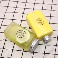 China Handle Milk Tea Bottles Featuring Insulation and Screw on Lid Durable Containers Suitable for Beverage Packaging for sale