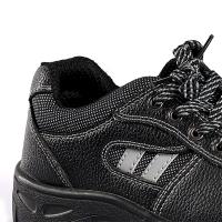 China Embossed Cow Leather Upper Protective Shoes with Low Top and Slip Resistant Function for sale