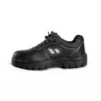 China Embossed Cow Leather Upper Protective Shoes with Low Top and Slip Resistant Function for sale