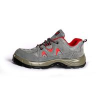 China Leather Anti-slip Low-profile Work Boots Featuring Metal Eyelets For Versatility for sale