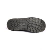 China Black Protective Shoes With Low Top Fashionable And Long-lasting for sale