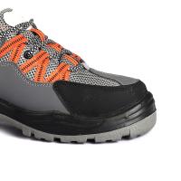 China Oil-Resistant Protective Shoes With Low Top And Nylon Tongue For Comfortable Work Experience for sale