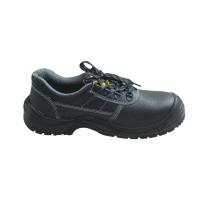 China SHENGJIE Black Lace Up Closure PU Injection Safety Shoes For Ultimate Foot Protection Steel Toe for sale