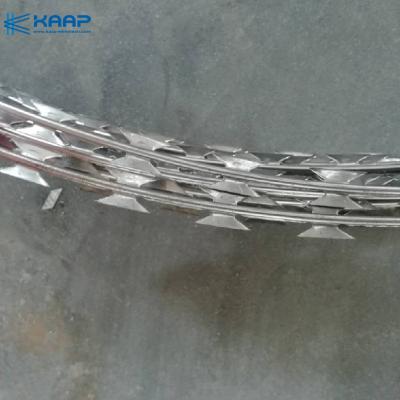 China Anti Climb Barrier Cross 900mm Razor Barbed Wire BTO-30 for sale