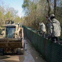 China 3x3 Mil3 Hesco Flood Heavy Zinc Coated Defensive Barrier for sale