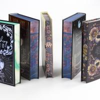 China Fully Sprayed Book Edge Printing Thick Cardboard Novel Book Printing Luxury for sale