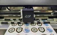 China Anycut A3/A4 Sticker Label Cutting Plotter with Double Head Wheel Indentation Automatically Cutting for sale