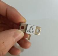 China Flange Mount RF Resistor 1-100 Ohm ±5% Tolerance DC-1GHz Frequency Range for sale