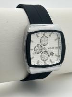 China Trendy Silicone Belt Quartz Wrist Watch Water Resistant Men's Fashion Wrist Watch for sale