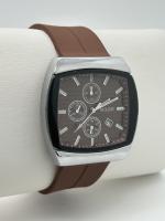 China Customized Quartz Wrist Watch with Luminous Hands Band for Men with Long Battery Life for sale