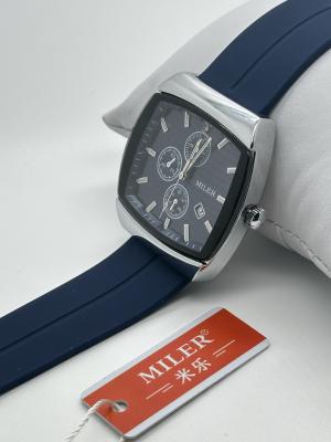 China Stylish Quartz Wrist Watch with Luminous Leather Strap for Professionals for sale