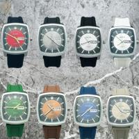 China Fashion Stainless Steel Case Double Calendar Watch for Men and Women with Silicone Strap for sale
