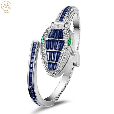 China Miler Fashion Creative Senior Sense Pointer Women's Watch with Diamond Clamshell for sale