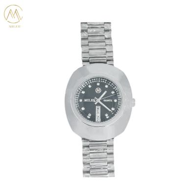 China Round Type Quartz Wrist Watch with Steel Silver Bezel for Men for sale