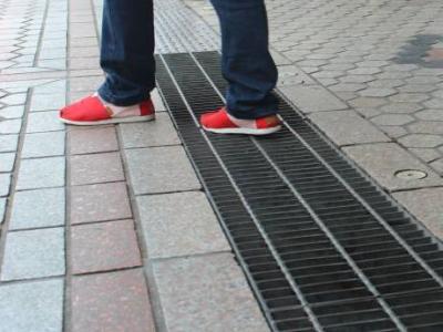 China Strong Plain Steel Grating with Low Carbon Steel for Industrial and Architectural Applications for sale