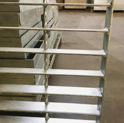 China Hot Dipped Galvanized Steel Grating with Corrosion Resistant Serrated Surface for Industrial Walkways for sale