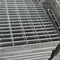 China Hot-Dipped Galvanized Steel Grating with Corrosion Resistant and Anti-Slip Performance for Industrial Use for sale