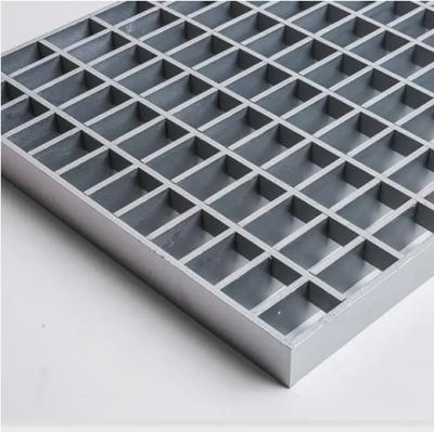 China Hot-DIP Galvanized Corrosion Resistant Steel Grating with Anti-Slip Performance for Outdoor Stair Treads and Walkways for sale