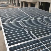 China Hot-DIP Galvanized Corrosion Resistant Steel Grating with Anti-Slip Performance for Outdoor Stair Treads and Walkways for sale