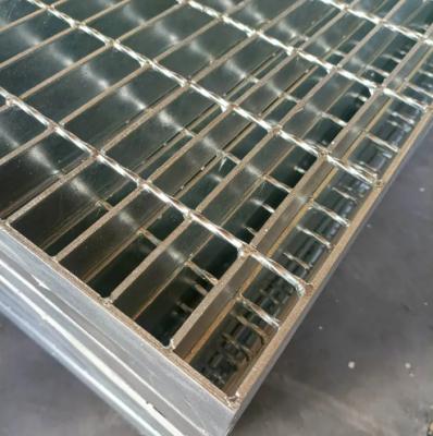 China 304/316 Stainless Steel Bar Grating with Hot-Dip Galvanized Anti-Slip Performance for Industrial Use for sale