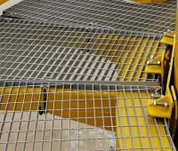 China 11-W-4 Light Duty Welded Steel Grating Panel with Serrated Surface for Slip Resistance for sale