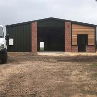 China Pre Engineered Smallholding Odm Steel Structure Commercial Building for sale