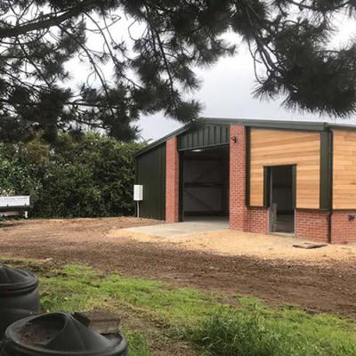 China Pre Engineered Smallholding Odm Steel Structure Commercial Building for sale