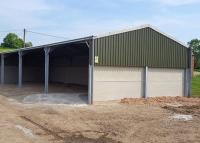 China Q235 Modern Prefab Agricultural Buildings With Concrete Panels for sale