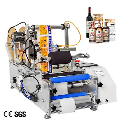 China Beverages Condiments HDPE Bottle Labeling Equipment Machine Semi Auto for sale