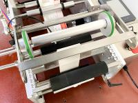 China Beverages Condiments HDPE Bottle Labeling Equipment Machine Semi Auto for sale