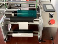 China Beverages Condiments HDPE Bottle Labeling Equipment Machine Semi Auto for sale