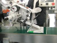 China Semi Automatic RMA Flat Bottle Label Applicator Machine SS304 for sale