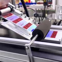 China Glass Plastic Bottle Flat Desktop Labeler Machine Applicator SUS304 Semi Auto OEM for sale