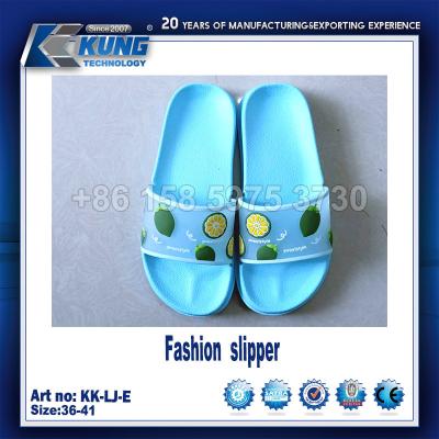 China PVC Air Blowing Slippers Men Waterproof Anti Abrasion Custom Logo 10 Years Export for sale