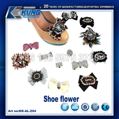 China Multicolor PVC Flower Shape Buckle for Shoes - Custom Sizes & Pantone Colors - Drop Rubber Technology for sale