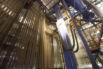 China Vertical Powder Coating Line for Aluminum Profiles - 7000mm Length Capacity, 480pcs/hr Production for sale