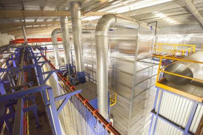 China Vertical Powder Coating Line for Aluminum Profiles 400m2/T Automatic PP Spray Booth for sale