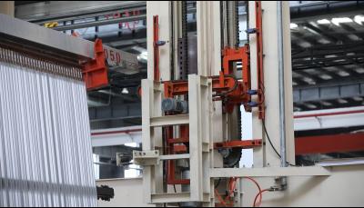 China Full Automatic Vertical Anodizing Production Line 3000 Ton Capacity Aluminum Profile Anodizing System for sale