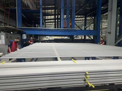 China Full-antomatic Unloading System  Vertical Anodizing Production Line for Aluminum Profiles for sale